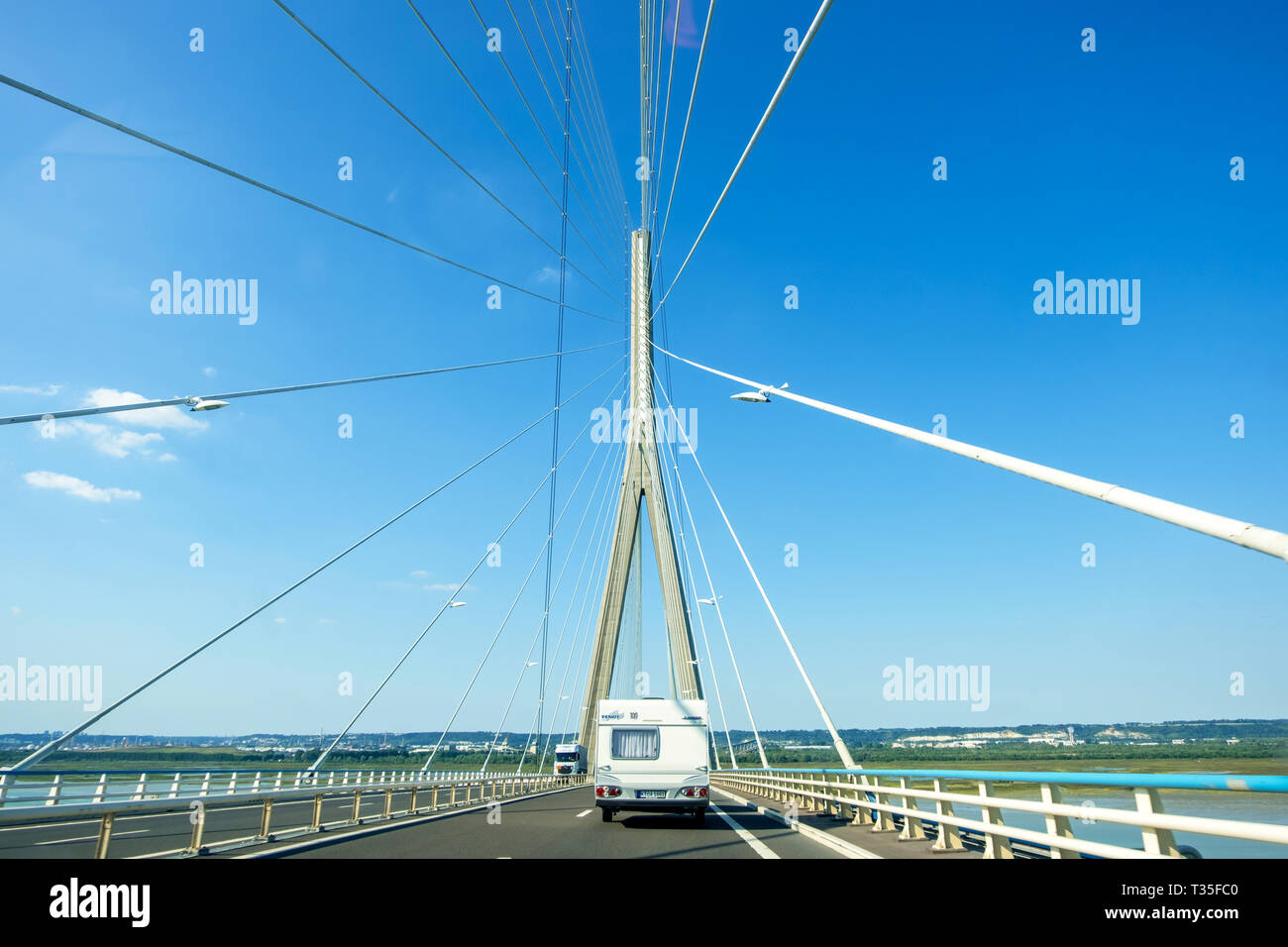 Cable stayed arch structure hi-res stock photography and images - Alamy