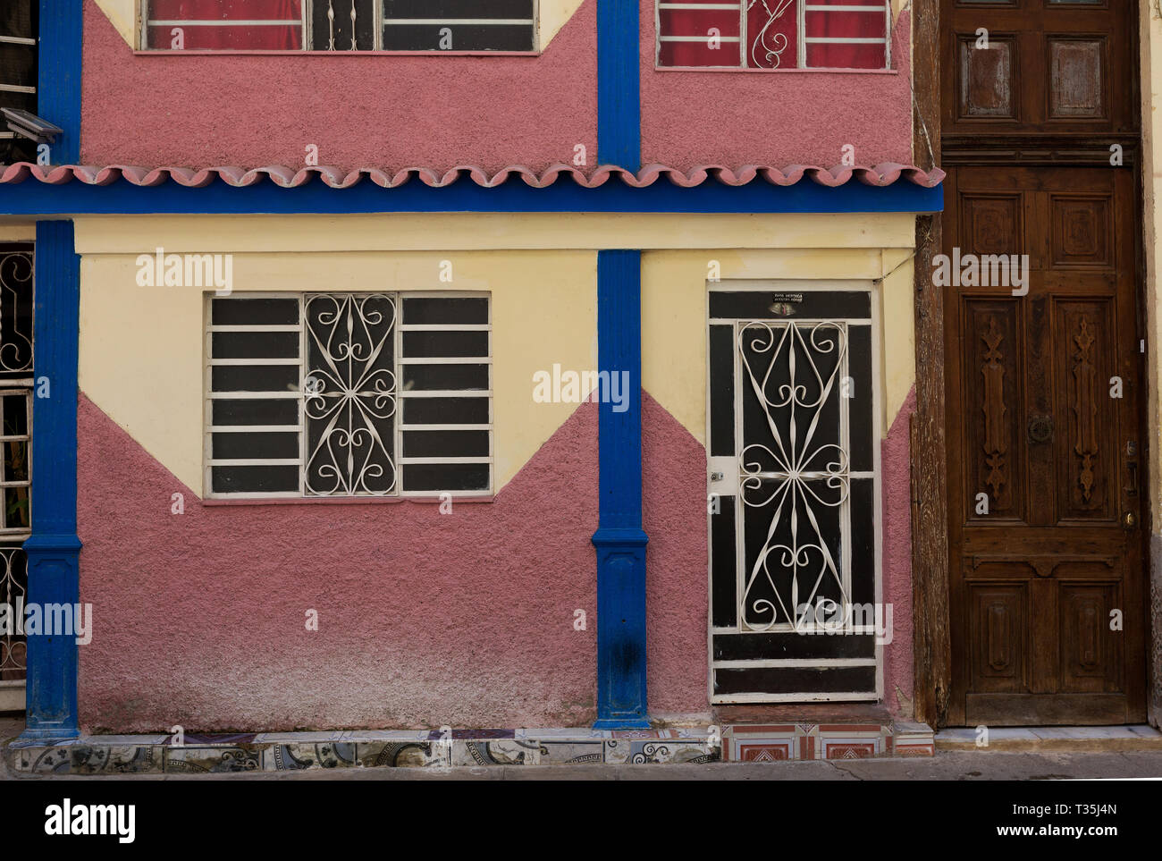 Colorful building facade in Havana, Cuba Stock Photo - Alamy