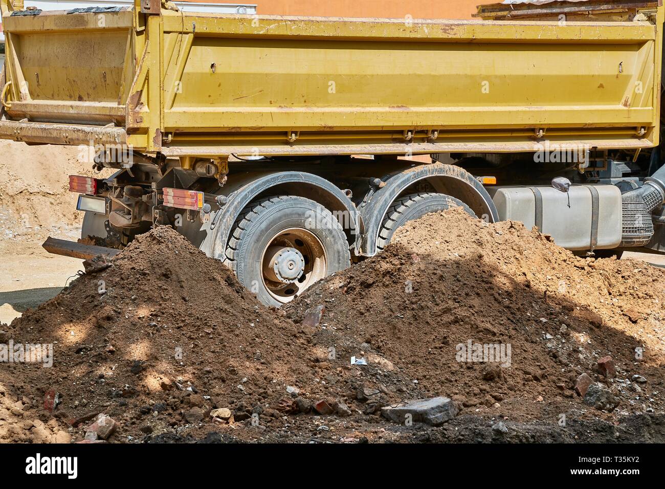 Construction lorry truck hi-res stock photography and images - Alamy