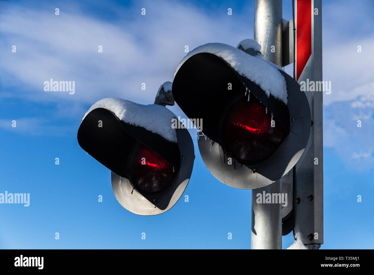 Train stop red signal hi-res stock photography and images - Alamy