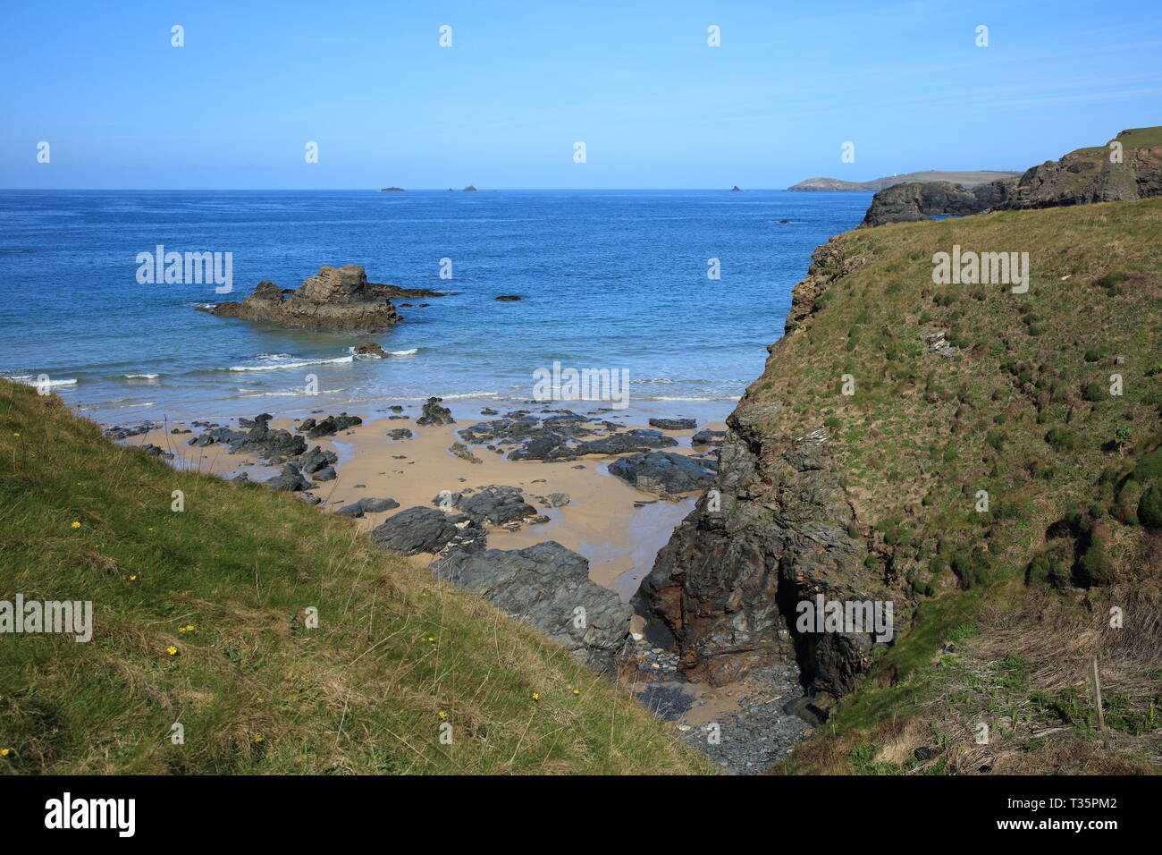 Portcothan beach cornwall hi-res stock photography and images - Alamy