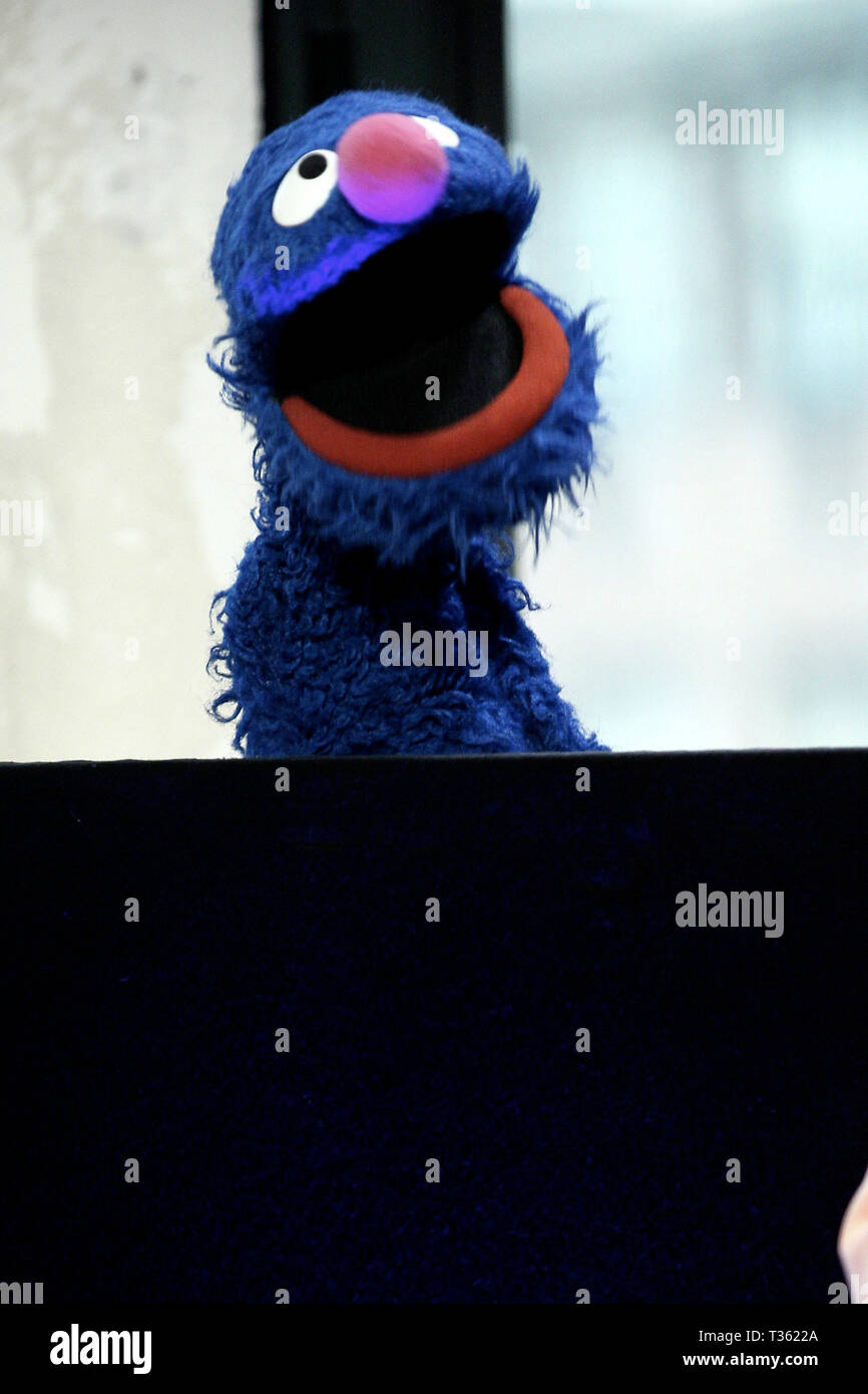 Grover and sesame street hi-res stock photography and images - Alamy