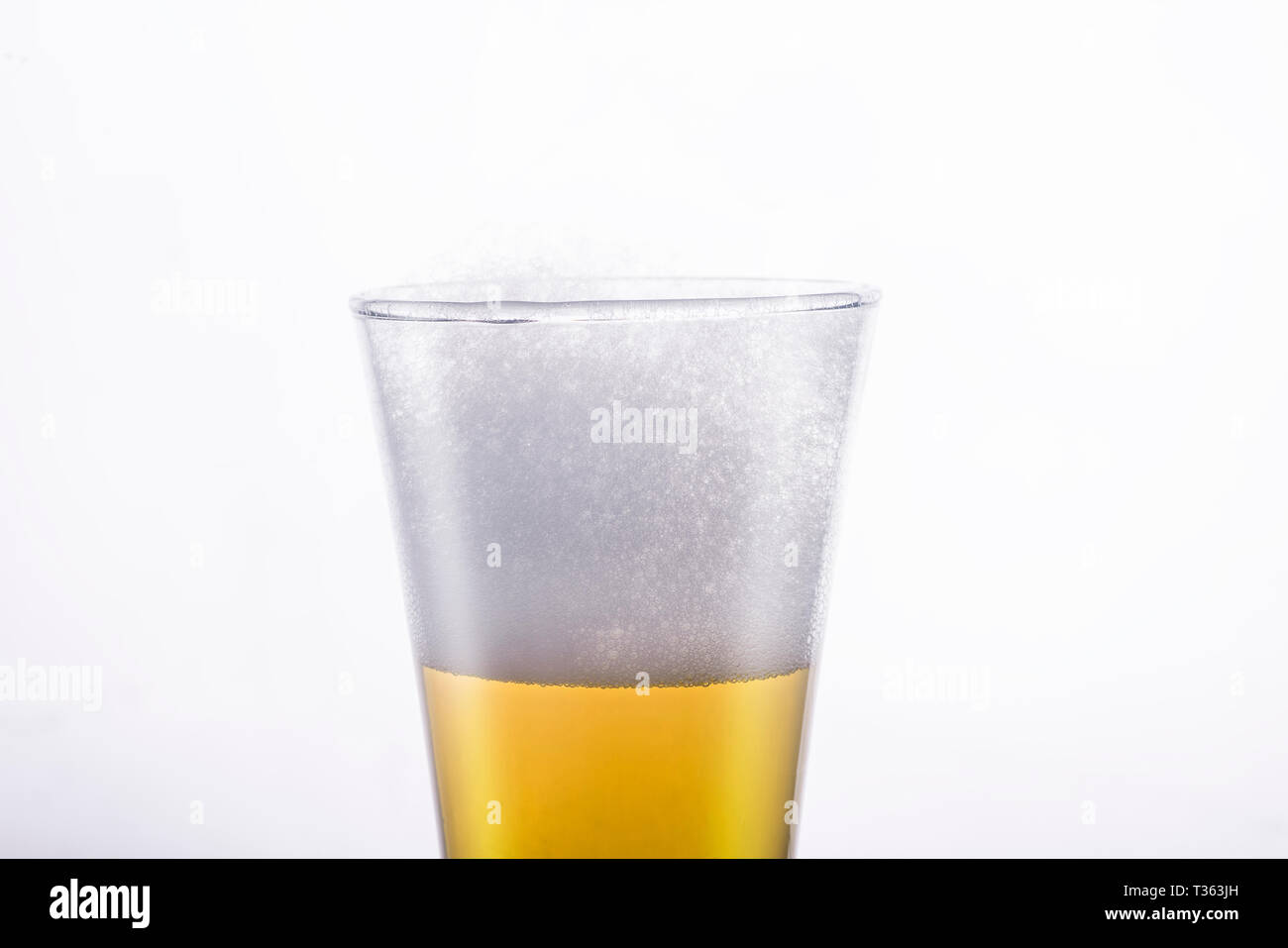 Ale with a foamy head hi-res stock photography and images - Alamy