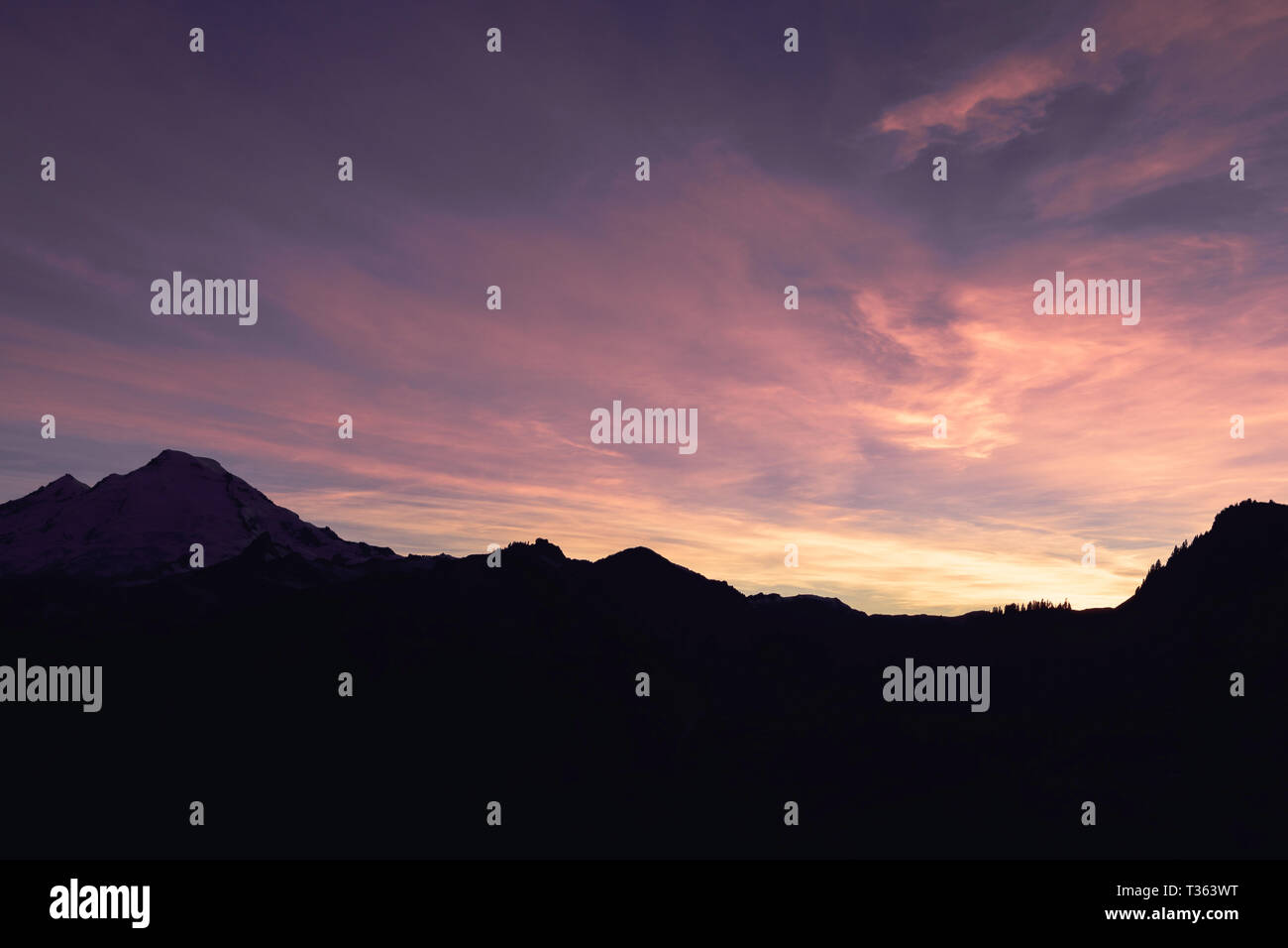 Dramatic landscape and Mount Baker at sunset from Artist Point Stock ...