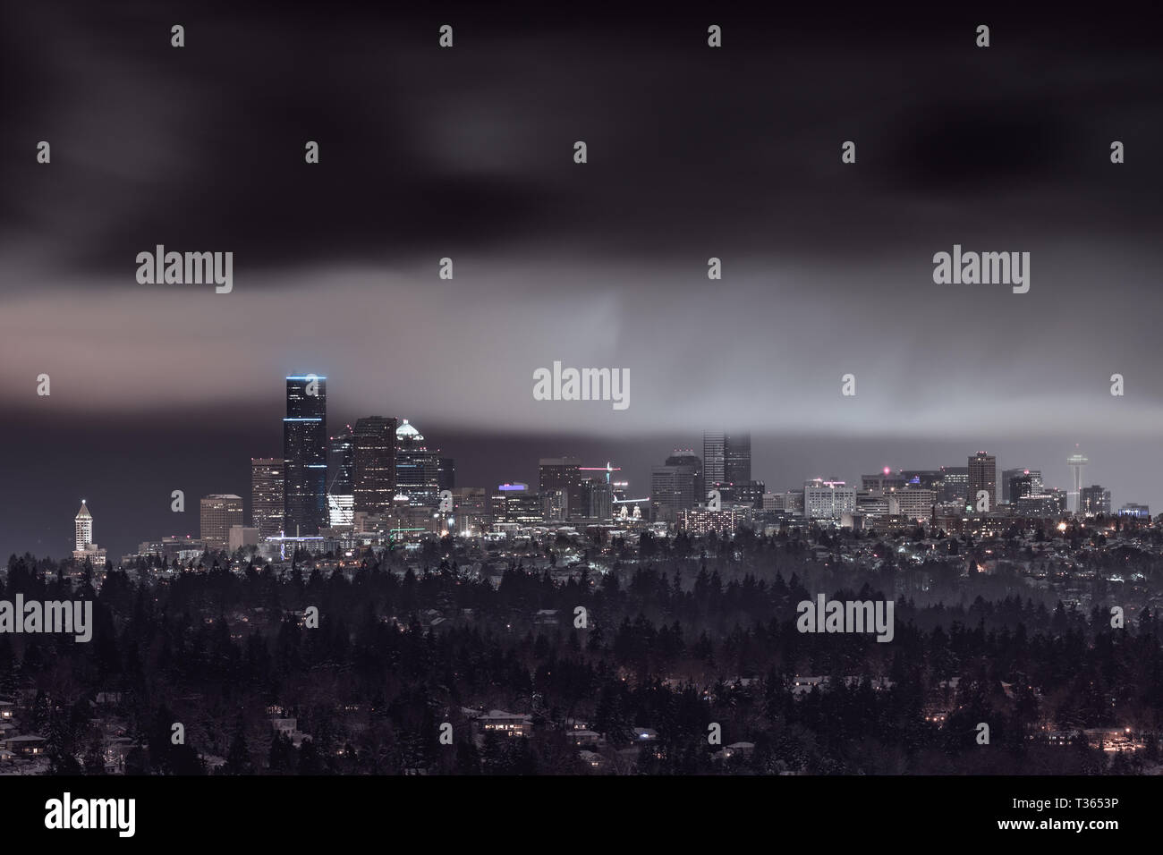 Time lapse seattle space needle hi-res stock photography and images - Alamy