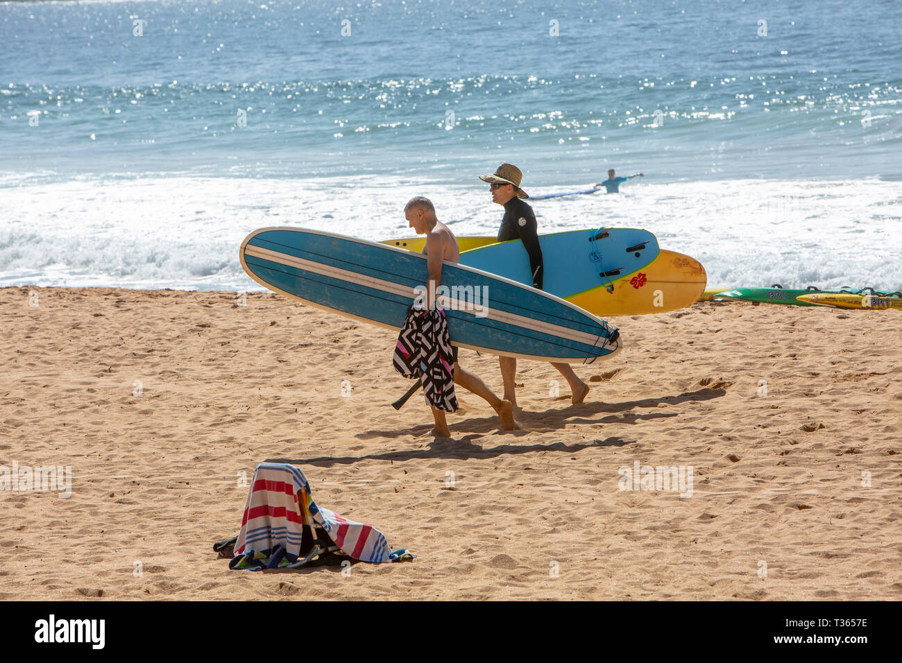 Australian beach men hi-res stock photography and images - Alamy