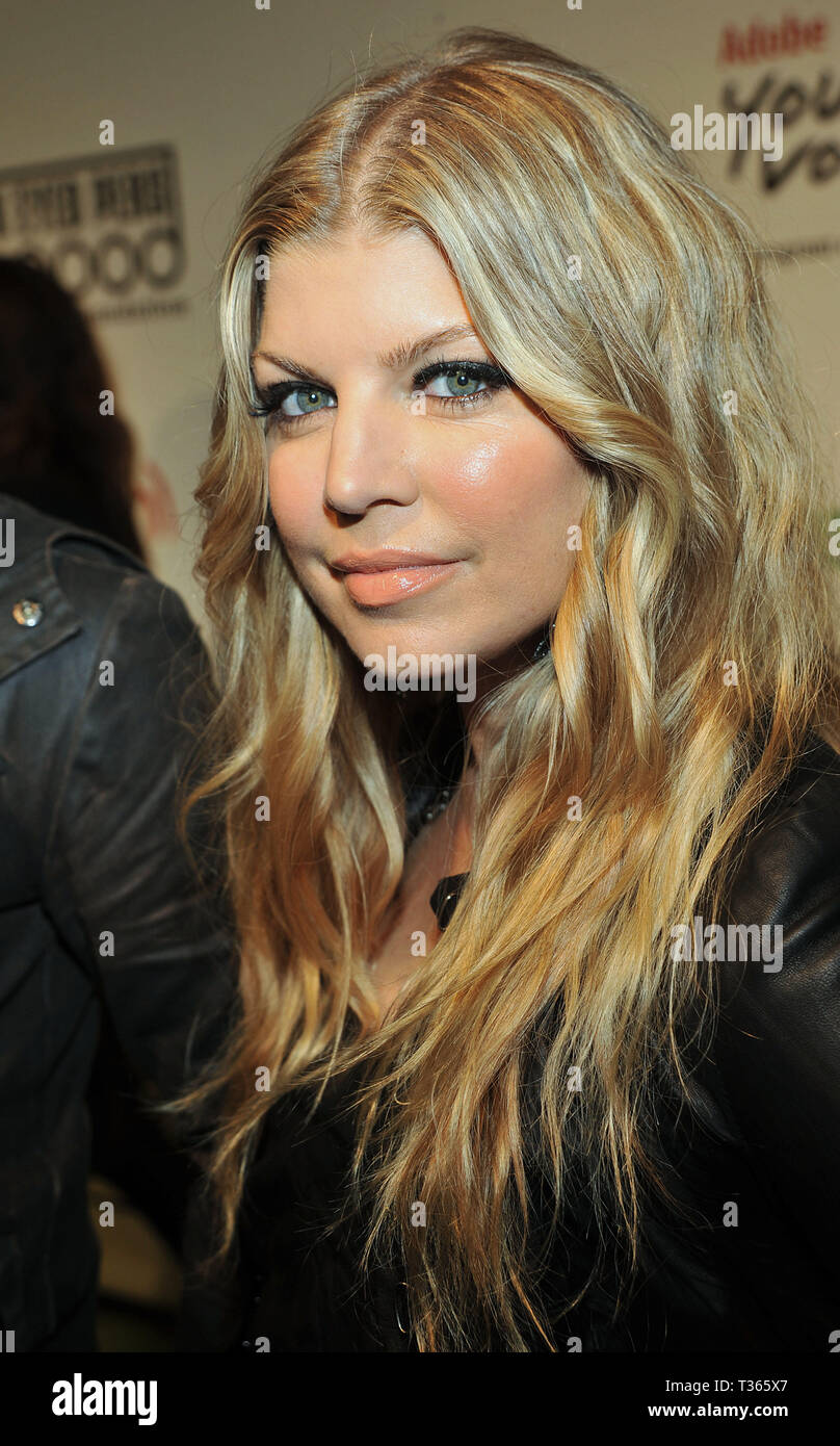 07 fergie blackeyeadpeas 07 red carpet event hi-res stock photography ...