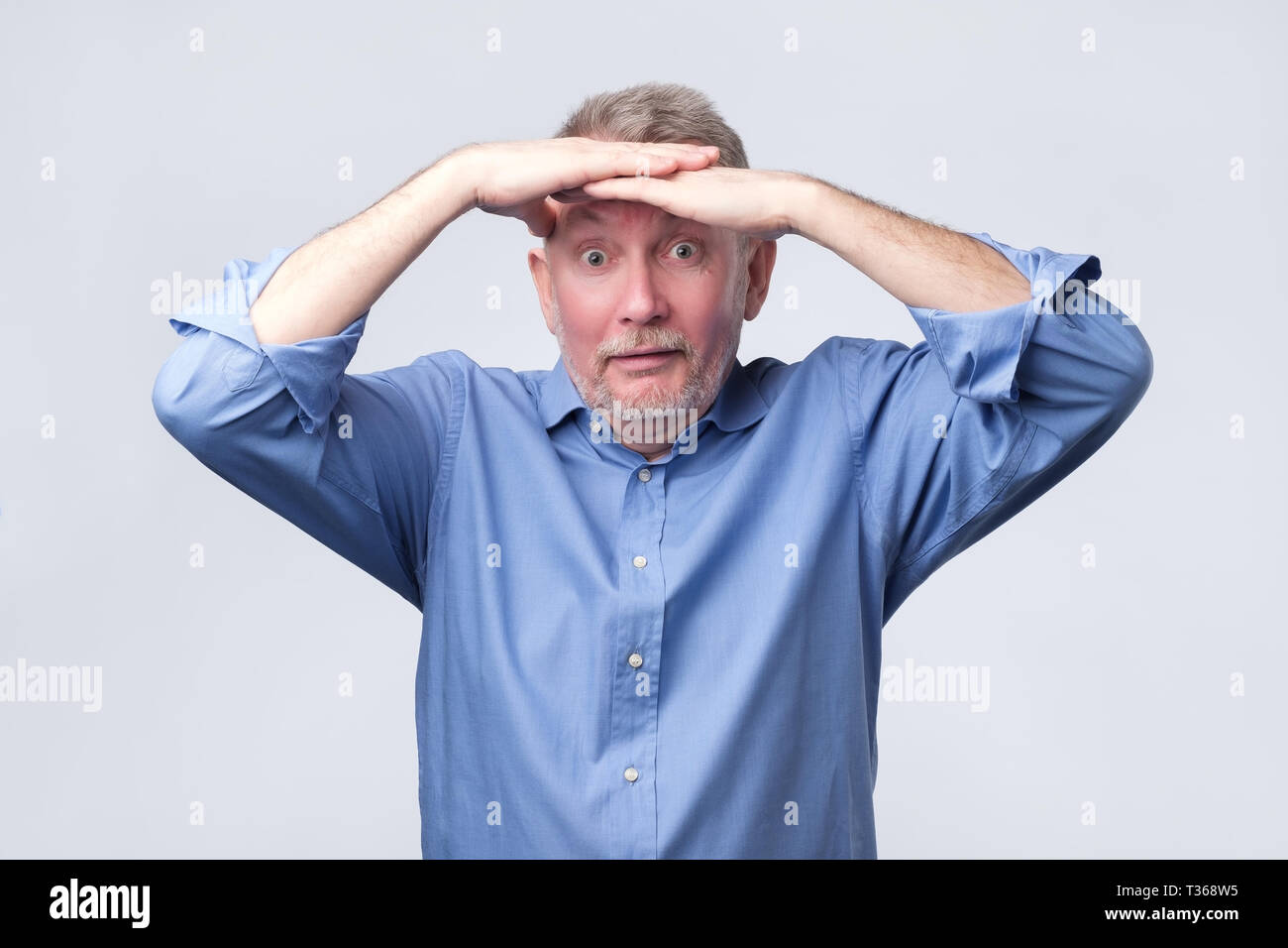 Look far into the distance hi-res stock photography and images - Alamy