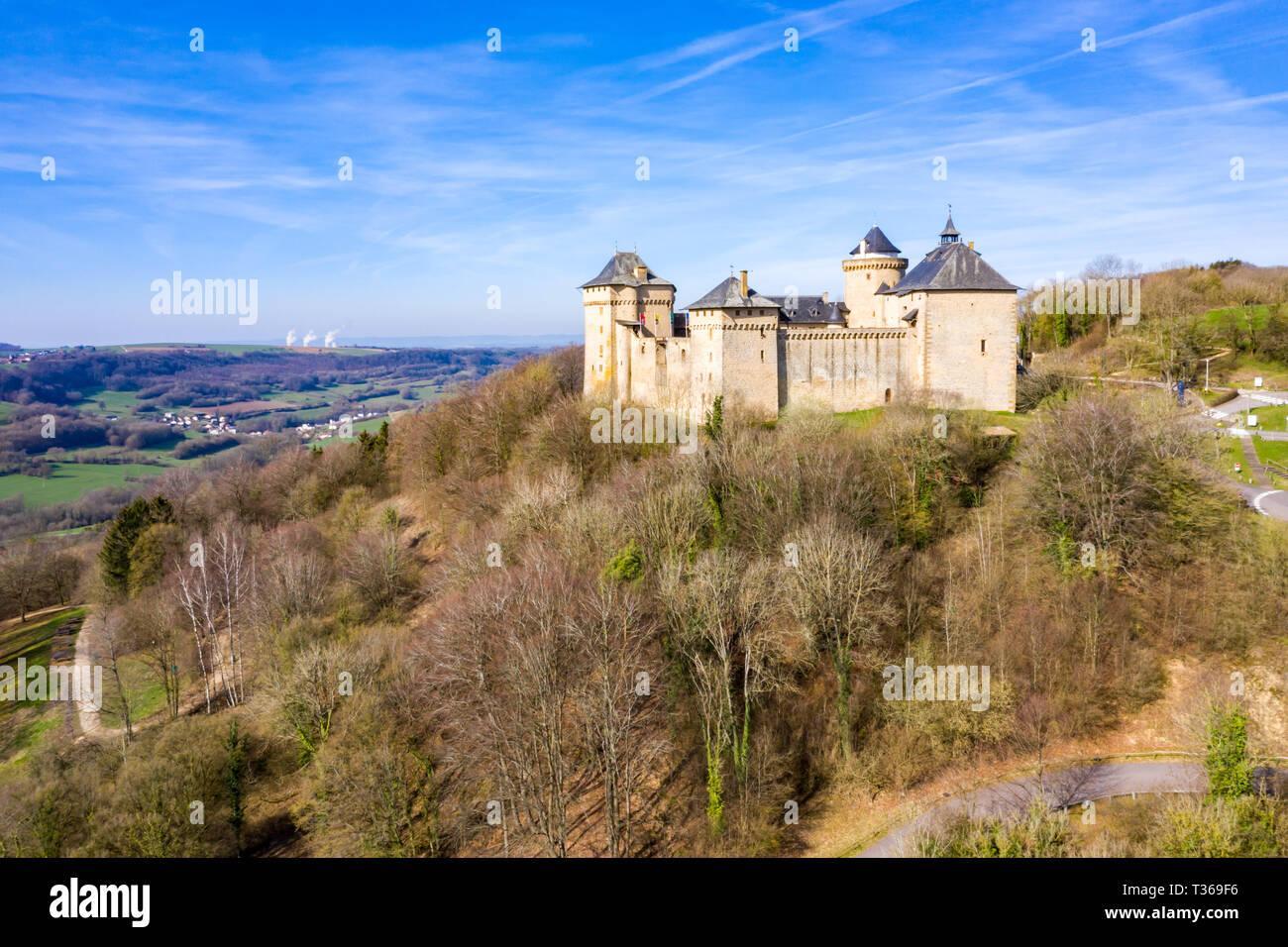 Malbrouck castle (Château de Meinsberg, Burg Meinsburg), in Mandaren ...