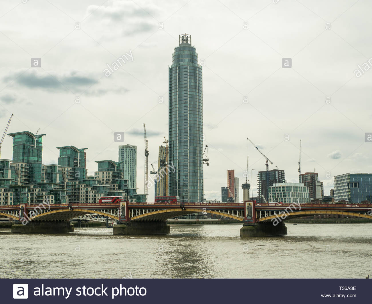 Vauxhall Bridge Stock Photos & Vauxhall Bridge Stock Images - Alamy