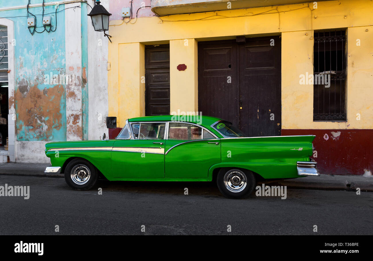 Green Ford Fairlane 500 parked on street Havana, Cuba Stock Photo - Alamy
