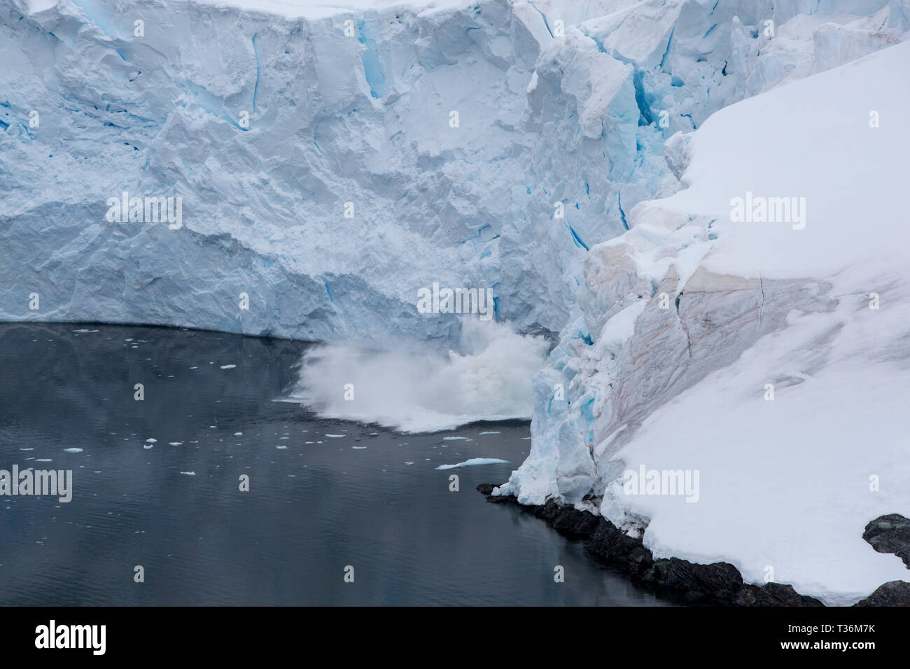 Glacier collapse antarctic hi-res stock photography and images - Alamy
