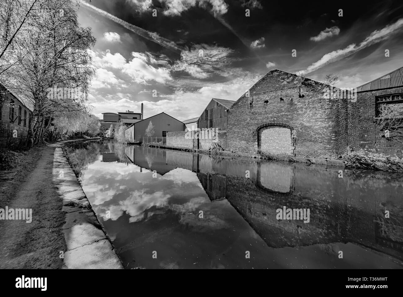 Sheffield rotherham canal hi-res stock photography and images - Alamy