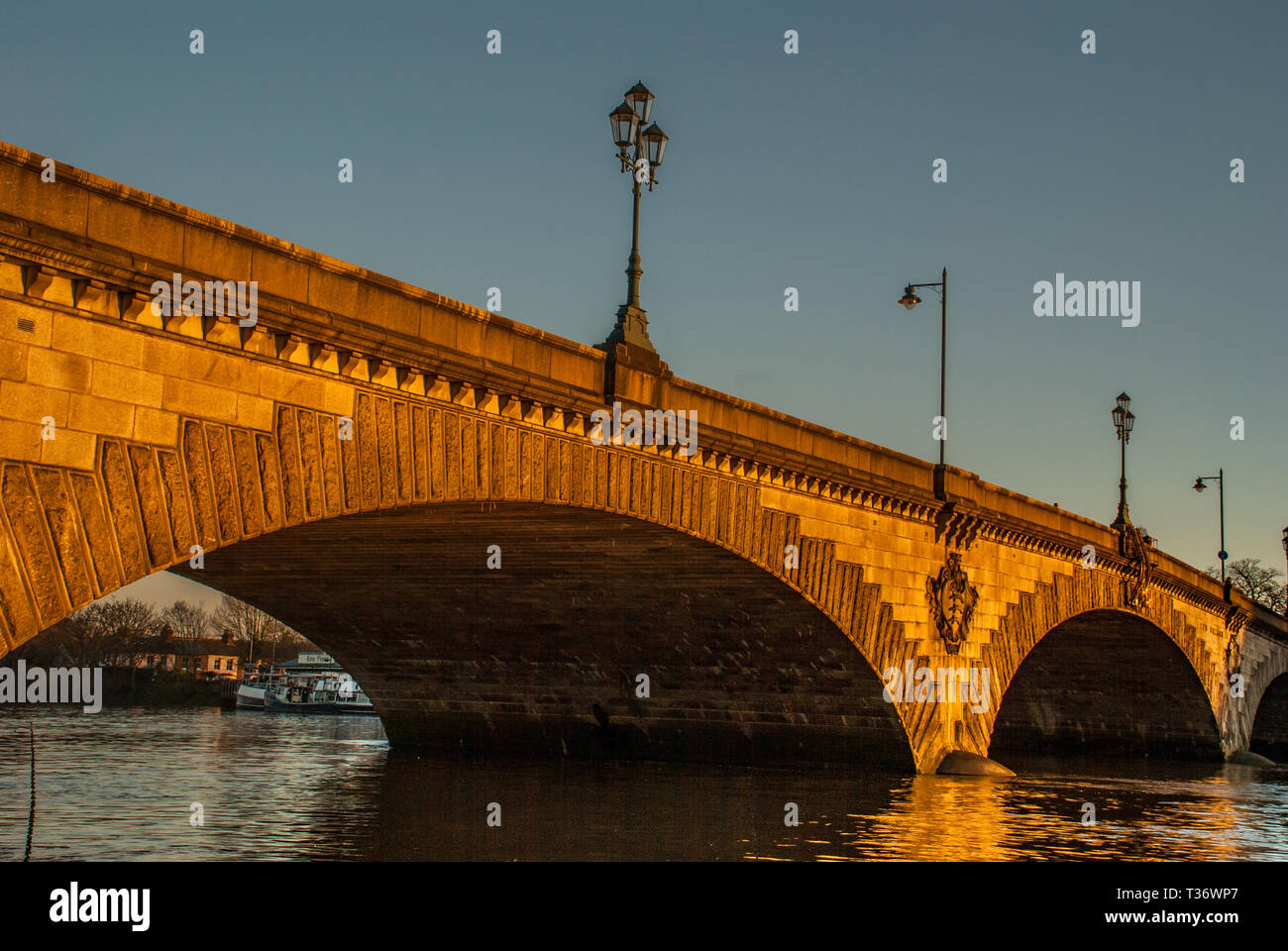 Kew Bridge in west London, listed bridge over the river Thames Stock ...