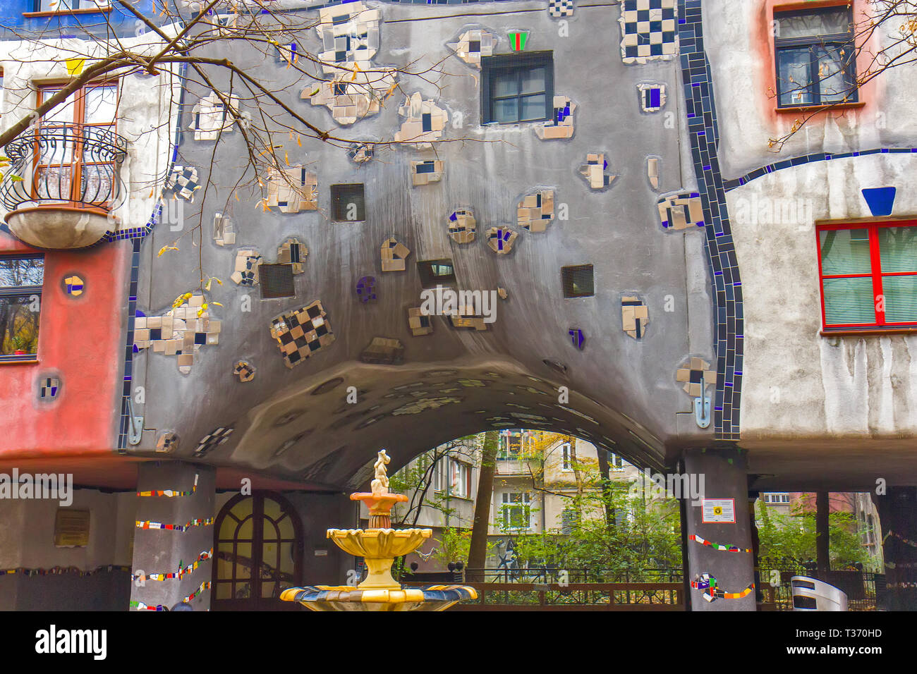 Hundertwasser house in Vienna Austria - modern architecture Stock Photo ...