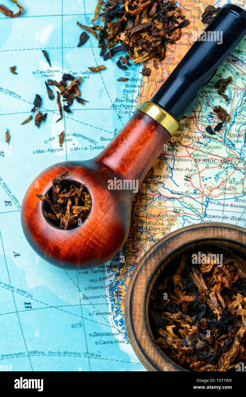 Old sailor smoking pipe hi-res stock photography and images - Alamy