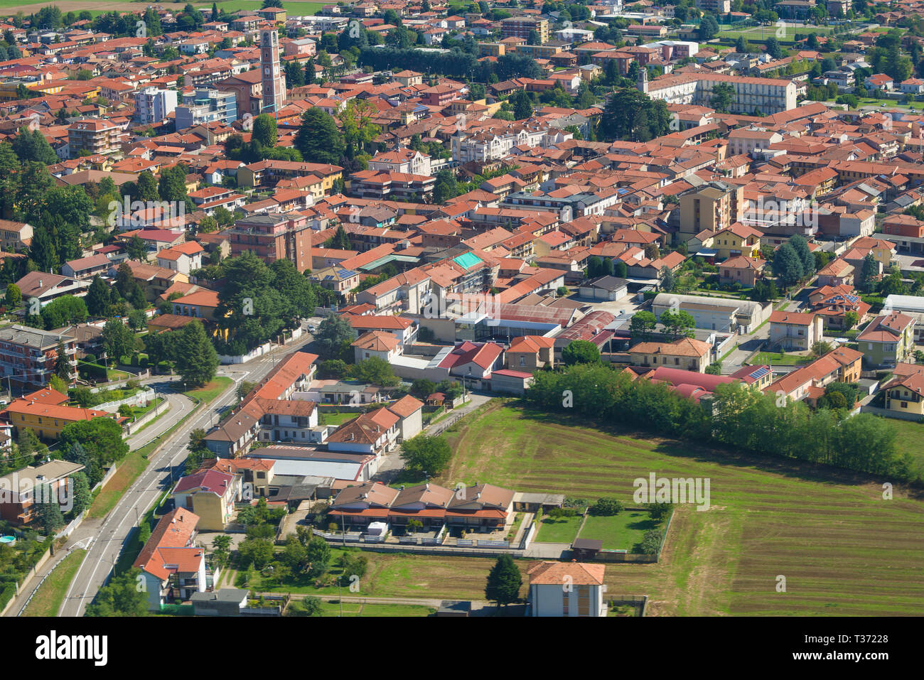 Height roofs hi-res stock photography and images - Alamy