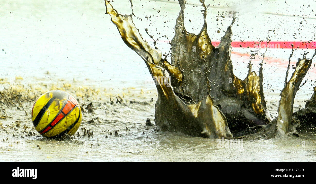 Mud splash sports hi-res stock photography and images - Alamy