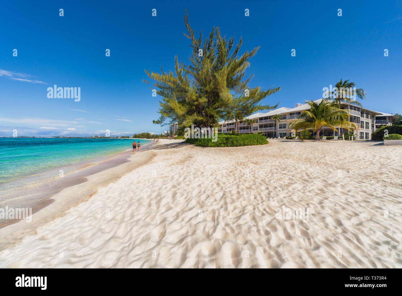 Cayman islands beach hi-res stock photography and images - Alamy