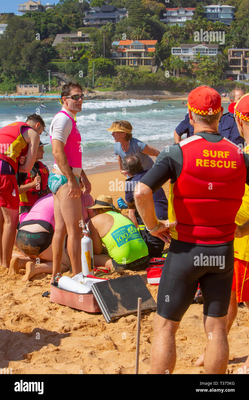 Lifeguard cpr beach hi-res stock photography and images - Alamy