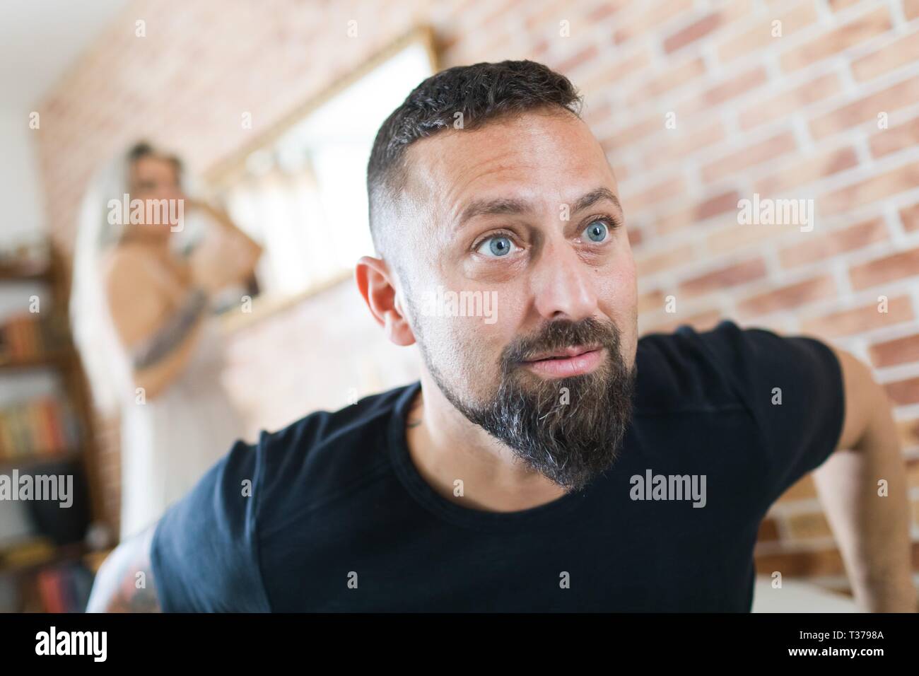 Couple arguing home tv hi-res stock photography and images - Alamy