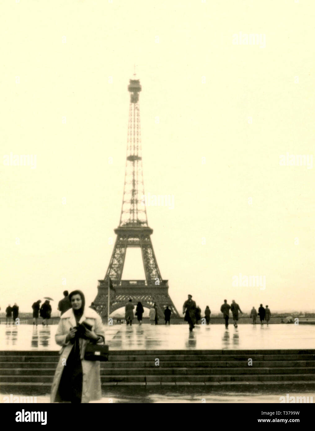 1960s eiffel tower hi-res stock photography and images - Alamy