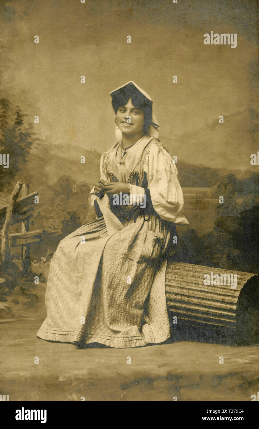 1890s woman hi-res stock photography and images - Alamy