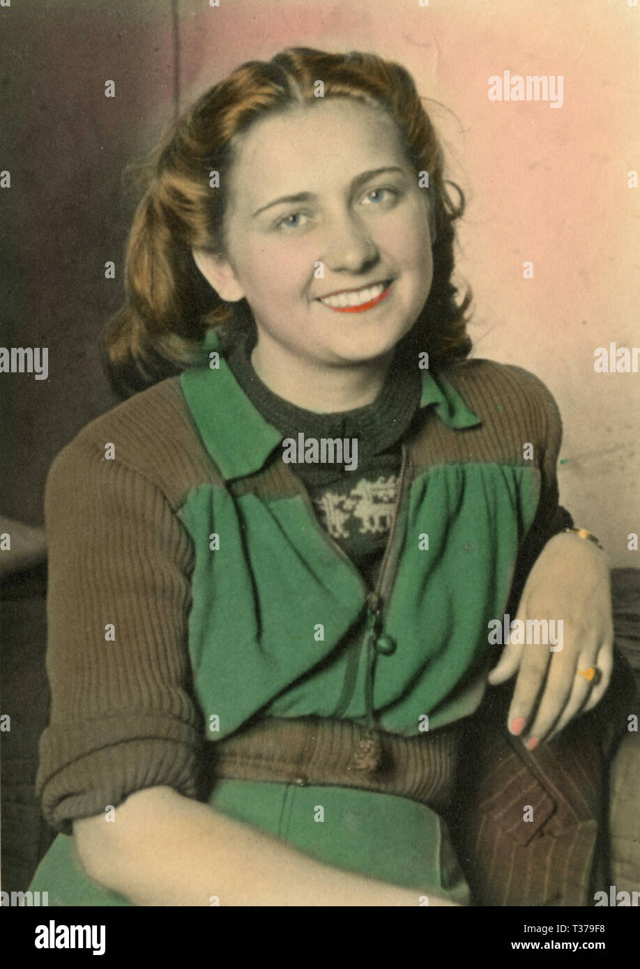 Color portrait of a young woman, 1950s Stock Photo - Alamy