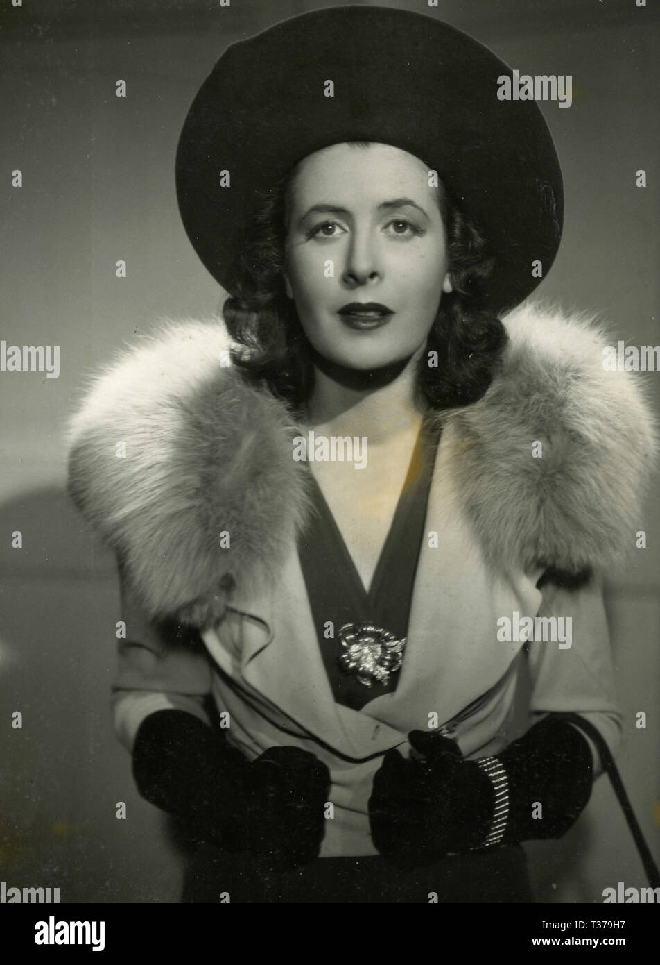 Italian actress hat hi-res stock photography and images - Alamy