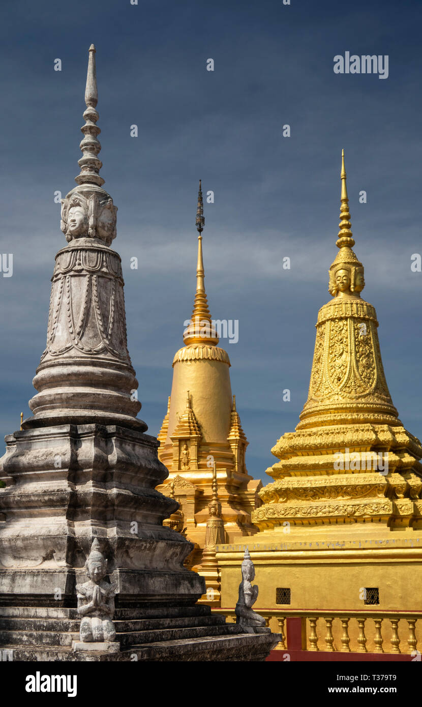 Cambodia, Kampong (Kompong) Cham, Wat Dei Doh, Buddhist monastery ...