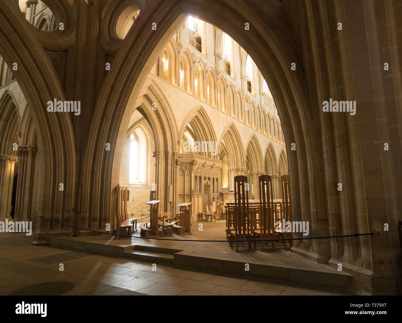 Scissor arches hi-res stock photography and images - Alamy