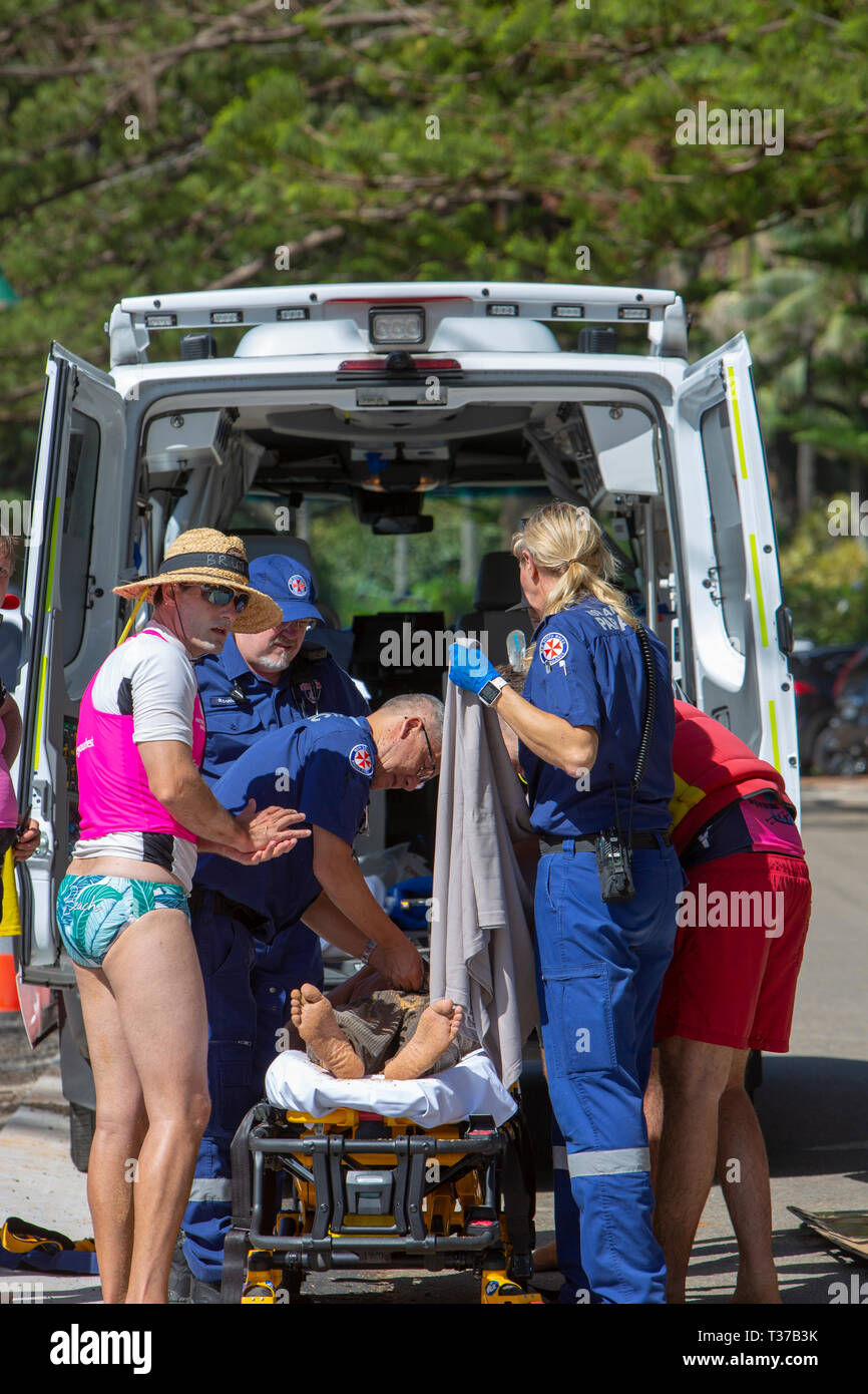 Ambulance beach hi-res stock photography and images - Alamy