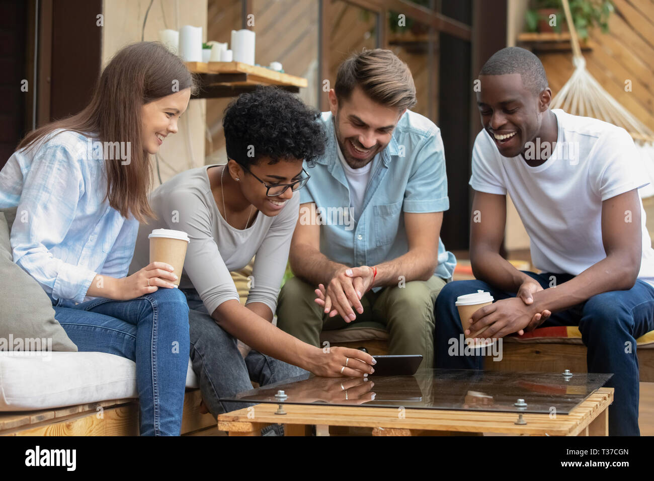 People watching youtube cafe hi-res stock photography and images - Alamy
