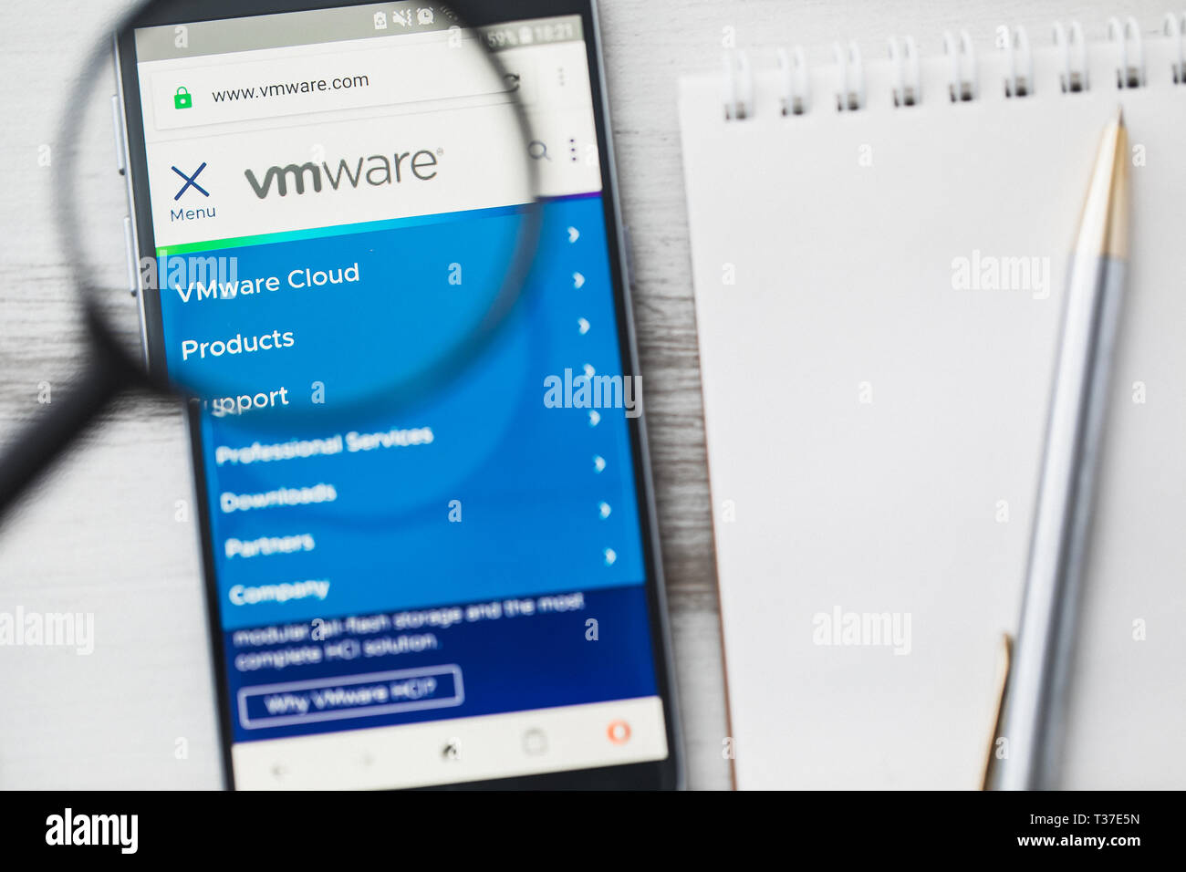 Los Angeles, California, USA - 3 April 2019: VMware Computer software ...