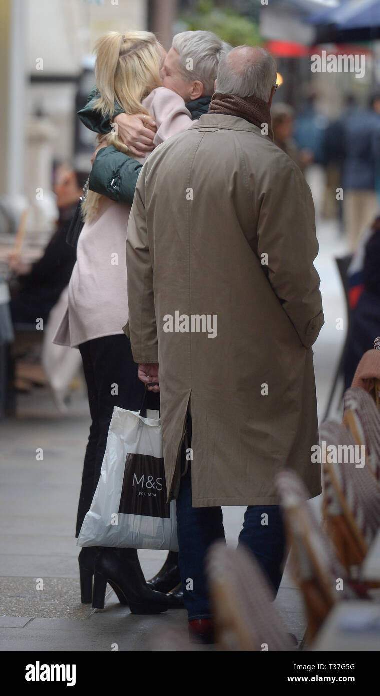 Lottie Moss at Harry's Bar, James Street enjoying lunch with Parents ...