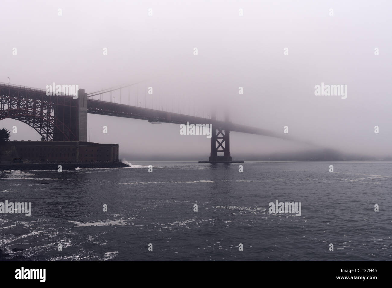 Heavy morning fog surrounds the Golden Gate Bridge Stock Photo - Alamy