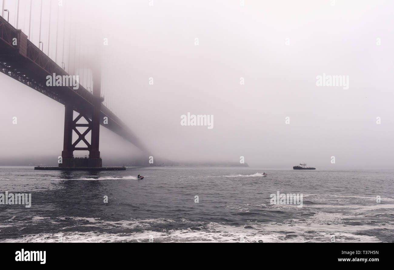 Heavy morning fog surrounds the Golden Gate Bridge Stock Photo - Alamy