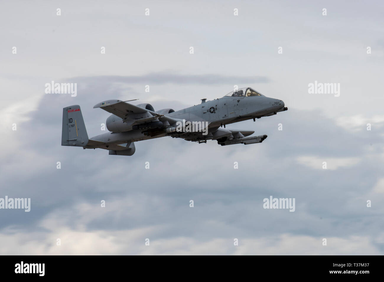 An A-10 Thunderbolt II assigned to the 190th Fighter Squadron ...