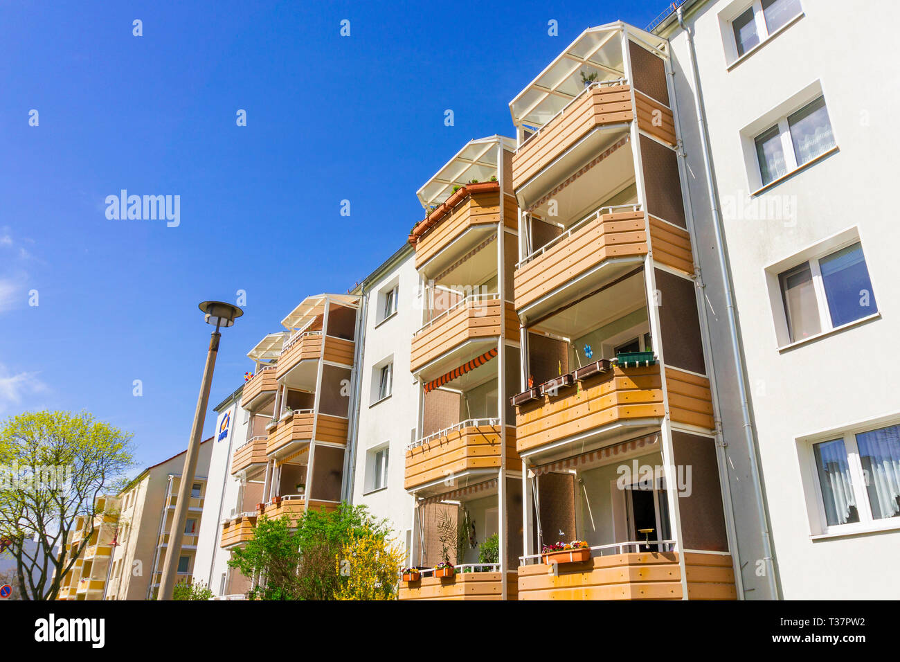 Multi Family Home - Apartment Building Stock Photo - Alamy