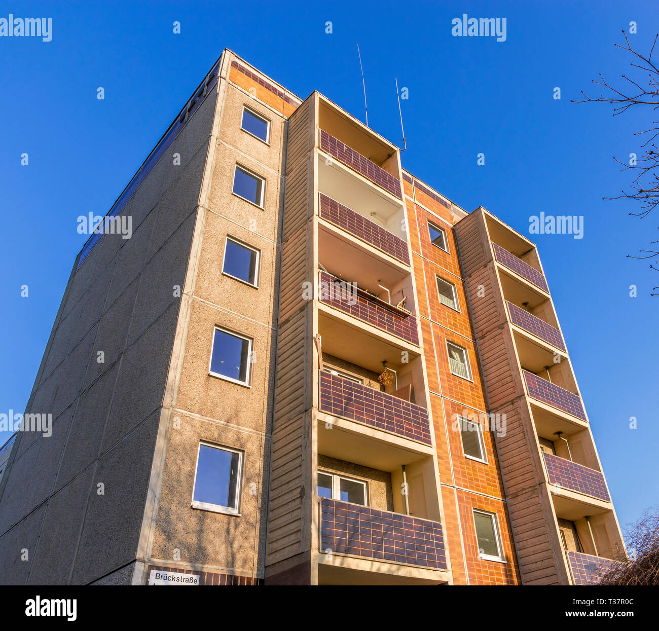 Multi Family Home - Apartment Building Stock Photo - Alamy