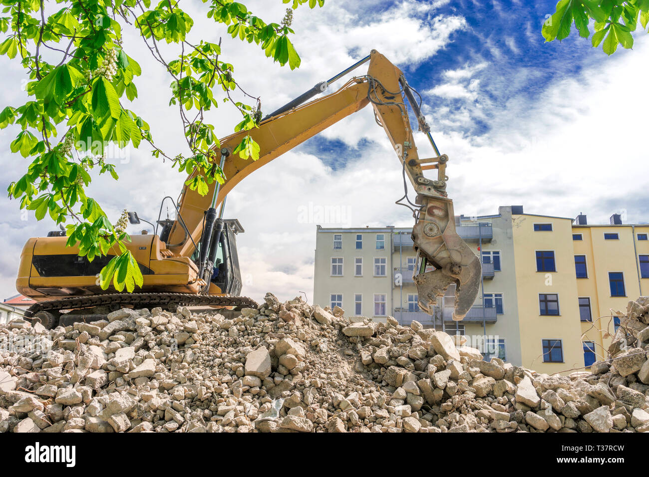 Multi Family Home - Apartment Building Stock Photo - Alamy