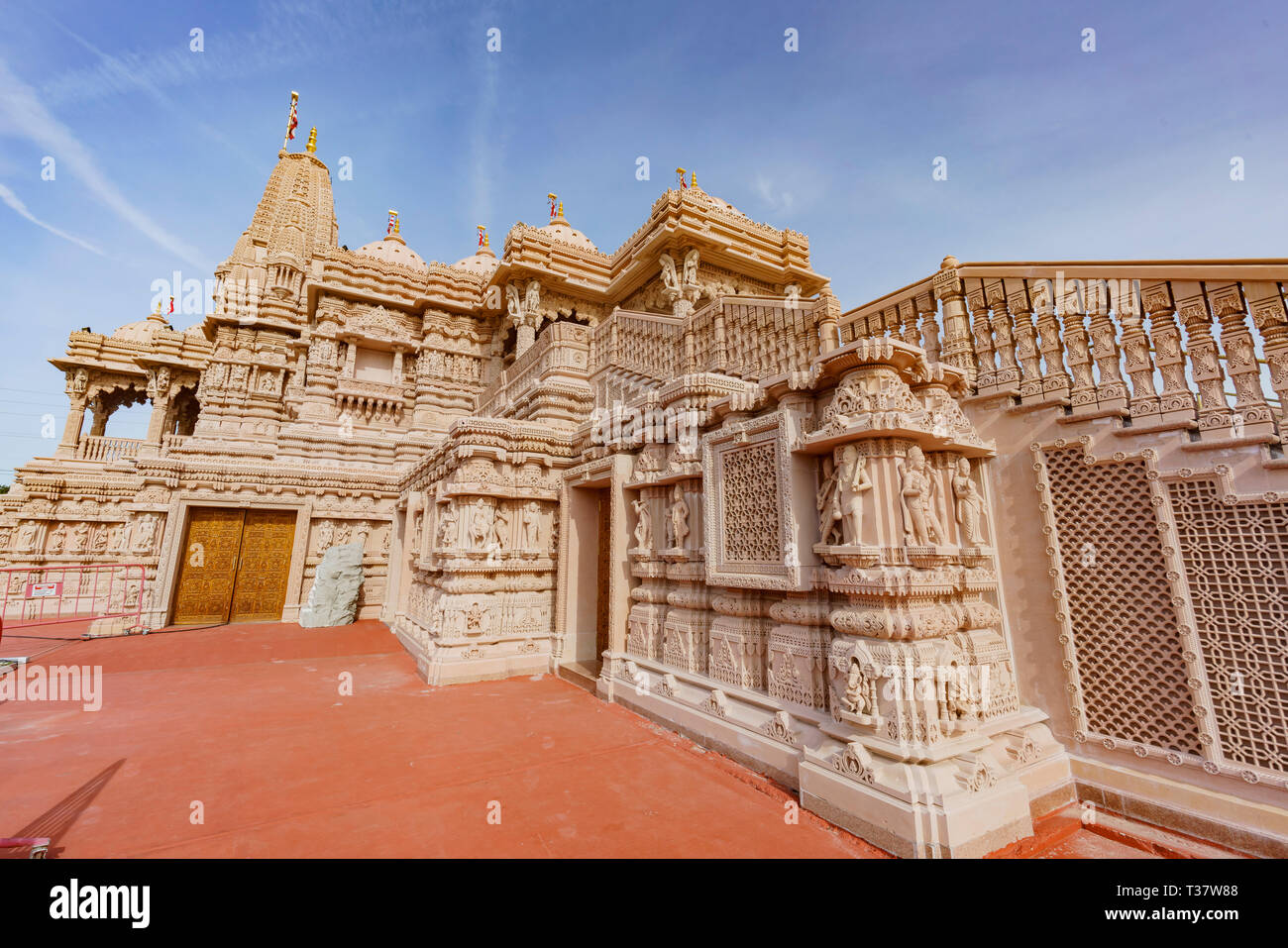 Exterior view of the famous BAPS Shri Swaminarayan Mandir at Chino ...