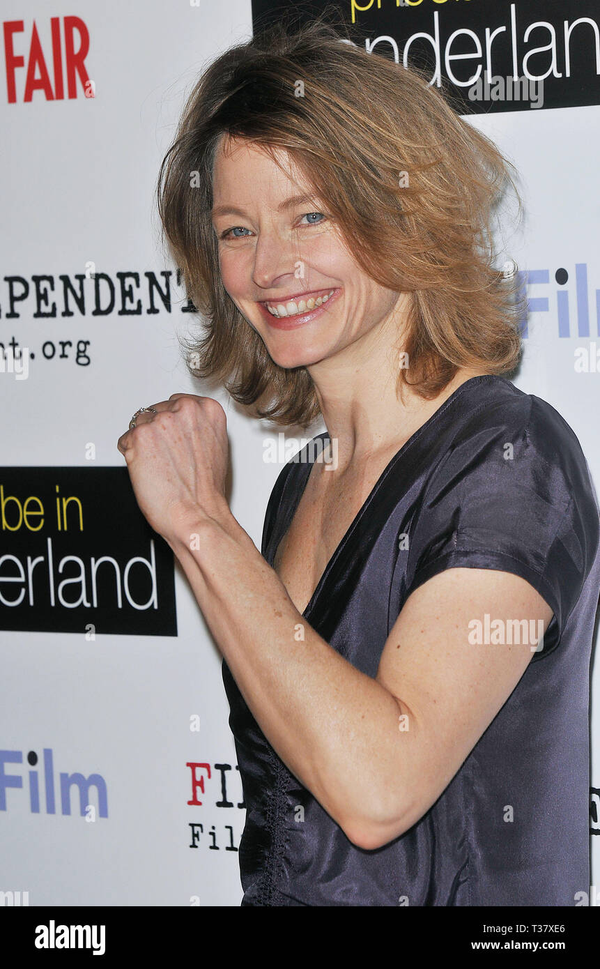Jodie Foster - Phoebe In Wonderland Premiere at the Writer Guild ...
