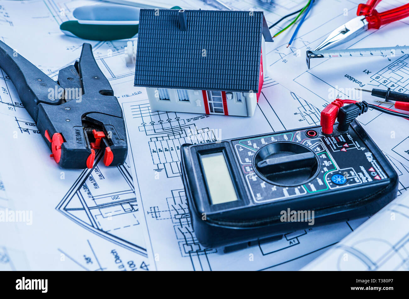 Installation tools hi-res stock photography and images - Alamy