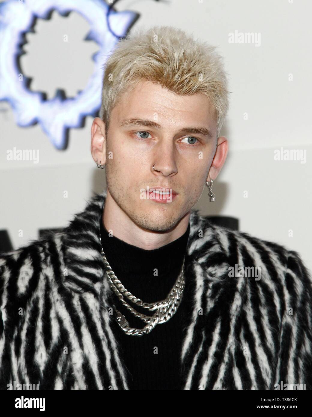Colson baker aka machine gun kelly hi-res stock photography and images ...