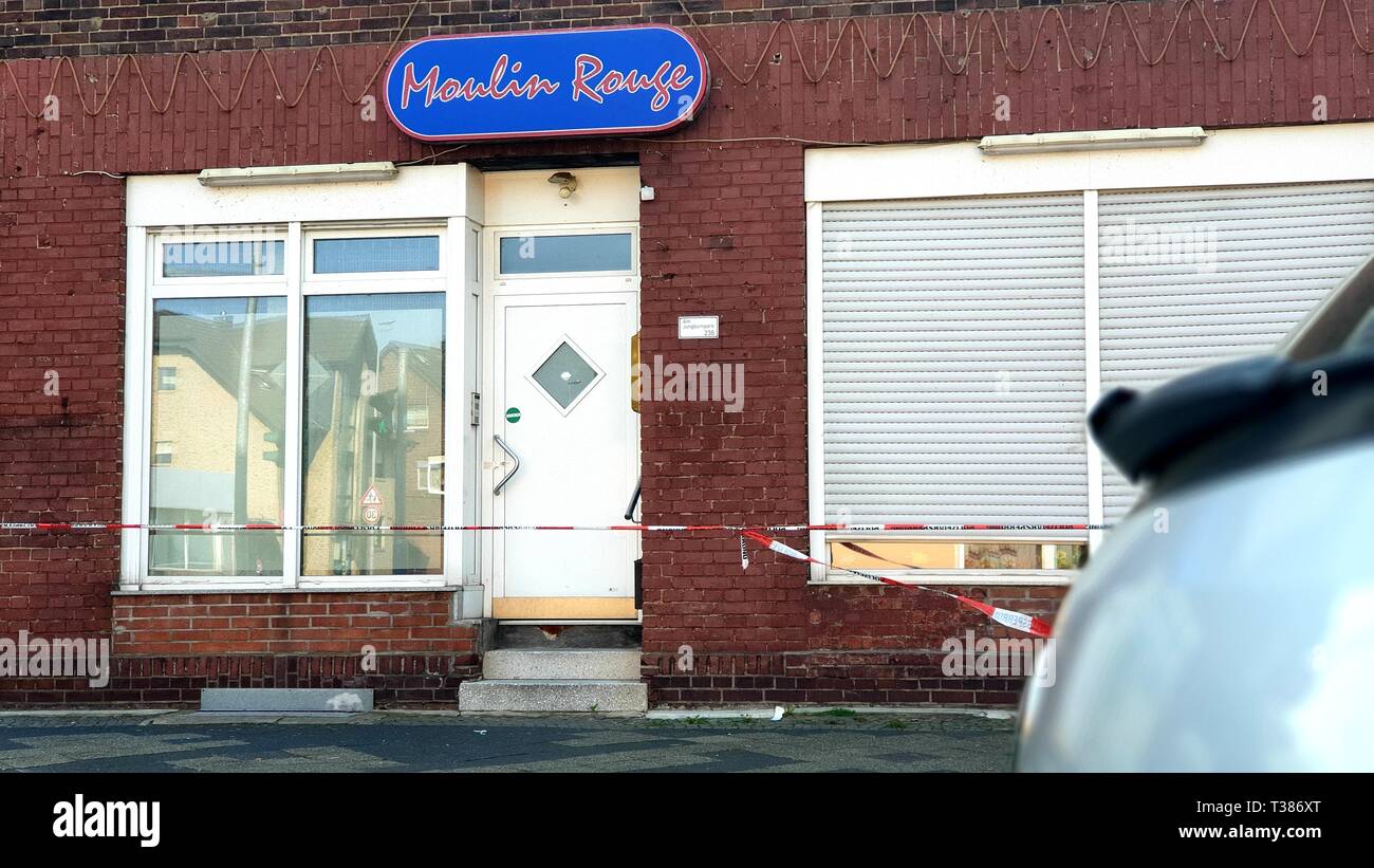 Moers, Germany. 07th Apr, 2019. The nightclub "Moulin Rouge" is secured ...