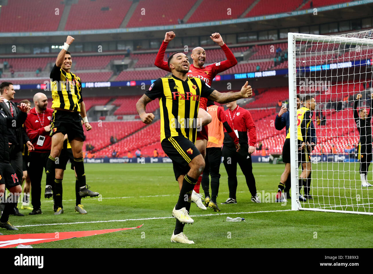 Heurelho gomes celebrate victory hi-res stock photography and images ...