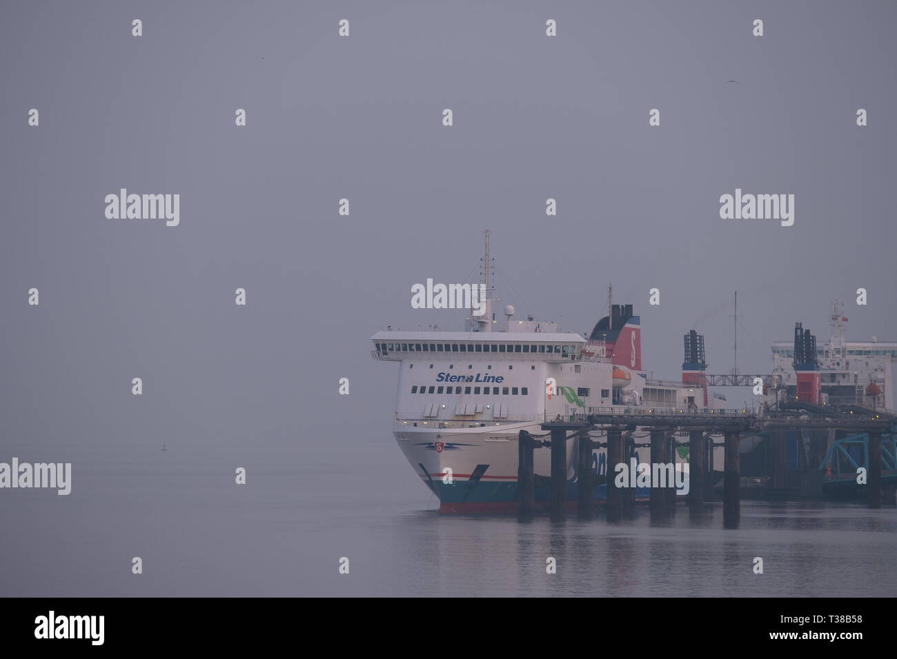 Birkenhead quays hi-res stock photography and images - Alamy