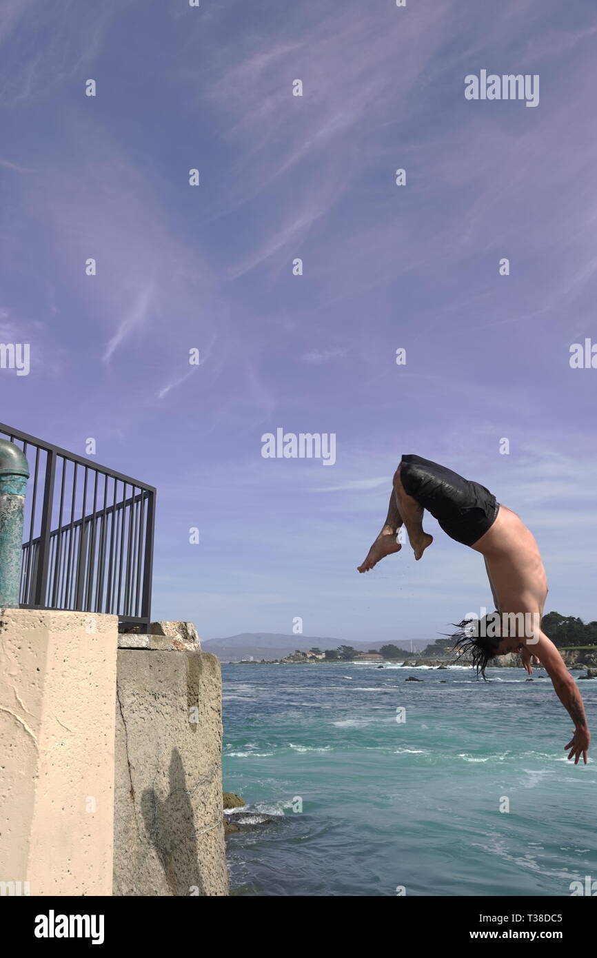 Kids jumping off pier hi-res stock photography and images - Alamy