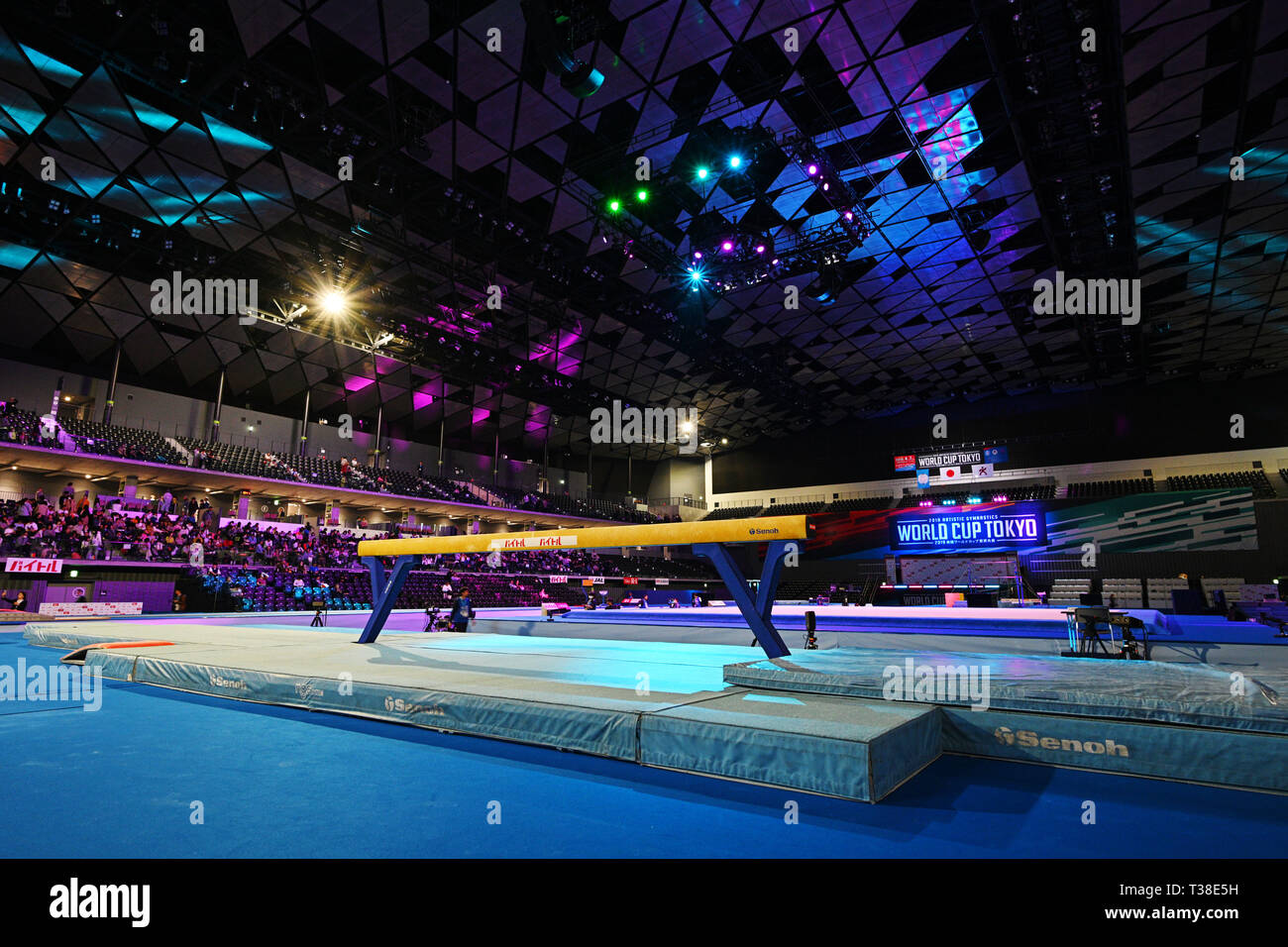 2019 womens gymnastics world cup balance beam hi-res stock photography ...